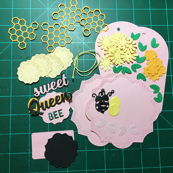 Sweet Queen Bee – Ully Cat's World